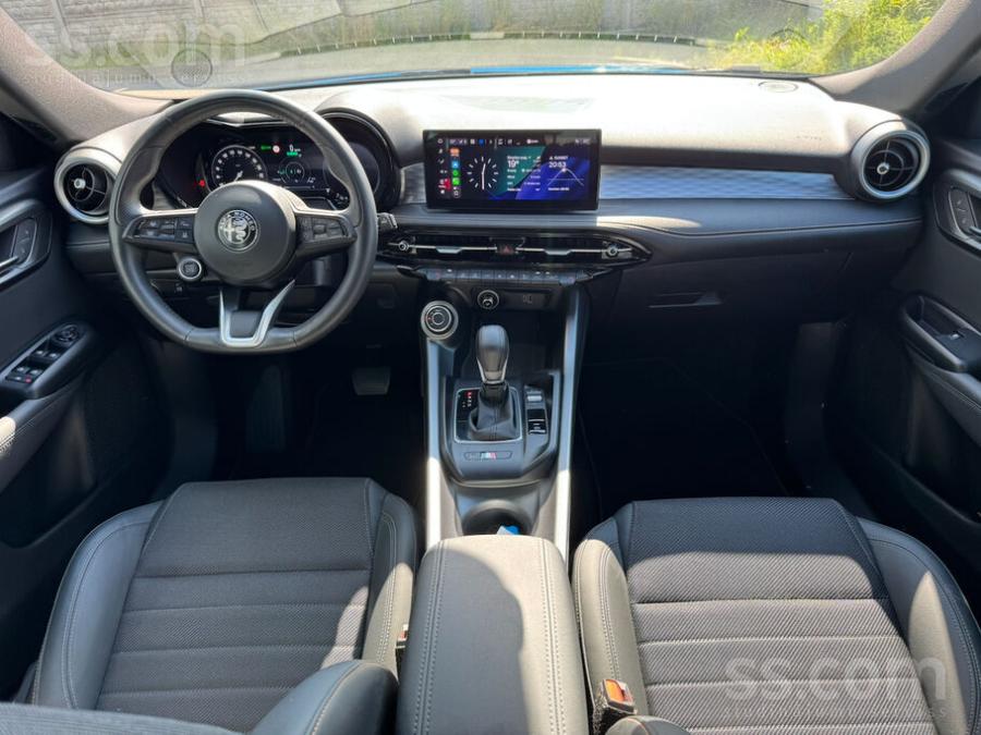 Zils Alfa Romeo Tonale 2023 Rīga, ar dzinēja tilpumu 1.50 L un nobraukumu 118 tūkst. km par 21900 €, foto 21 vietnē AUTOMOTO.COM.LV