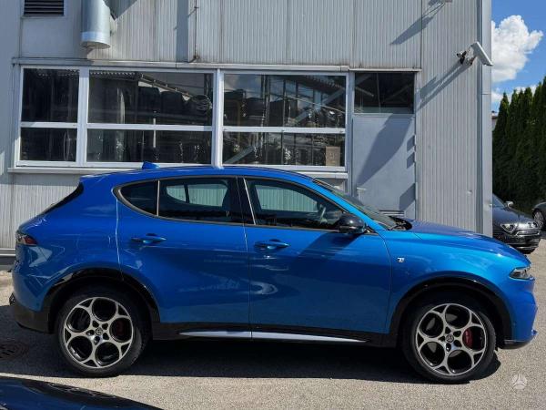 Zils Alfa Romeo Tonale 2023 Rīga, ar dzinēja tilpumu 1.47 L un nobraukumu 118 tūkst. km par 21900 €, foto 5 vietnē AUTOMOTO.COM.LV