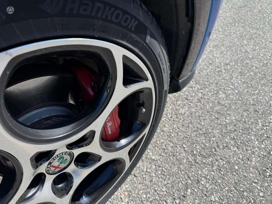 Zils Alfa Romeo Tonale 2023 Rīga, ar dzinēja tilpumu 1.47 L un nobraukumu 118 tūkst. km par 21900 €, foto 13 vietnē AUTOMOTO.COM.LV