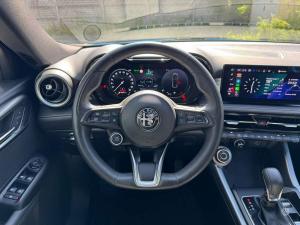 Zils Alfa Romeo Tonale 2023 Rīga, ar dzinēja tilpumu 1.47 L un nobraukumu 118 tūkst. km par 21900 €, foto 23 vietnē AUTOMOTO.COM.LV