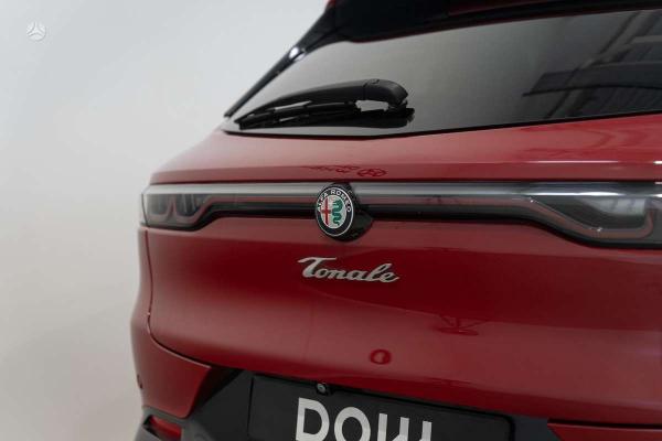 Красный Альфа Ромео Tonale 2022 в Вильнюс, объемом двигателя 1.47 л и пробегом 43 тыс. км за 20900 €, фото 7 на AUTOMOTO.COM.LV
