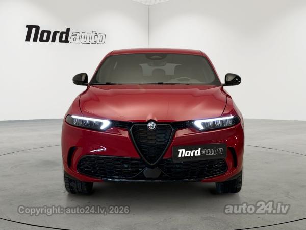 Red Alfa Romeo Tonale 2023 in Tallinn, with an engine capacity of 1.30 L and mileage of 7 thousand km for 27900 €, photo 4 on AUTOMOTO.COM.LV