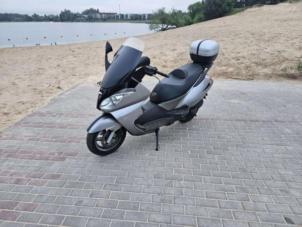 Aprilia Atlantic 2003 in Vilnius on AUTOMOTO.COM.LV Aprilia Atlantic 2003 in Vilnius, with an engine capacity of 0.13 L and mileage of 38 thousand km for 1100 €, photo 1 on AUTOMOTO.COM.LV