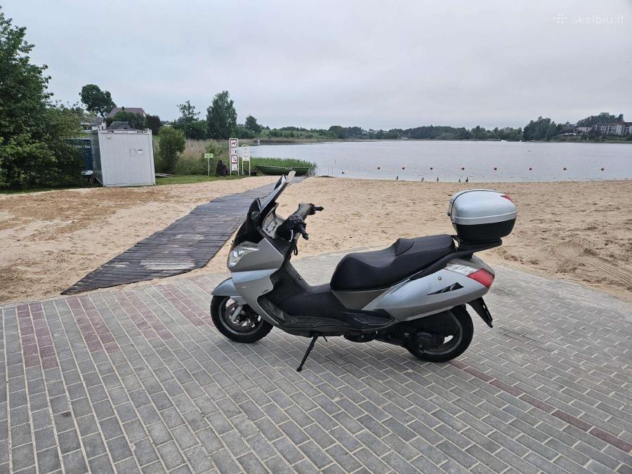 Aprilia Atlantic 2003 in Vilnius, with an engine capacity of 0.13 L and mileage of 38 thousand km for 1100 €, photo 3 on AUTOMOTO.COM.LV