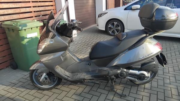 Aprilia Atlantic 2006 in Vilnius, with an engine capacity of 0.50 L and mileage of 39 thousand km for 1650 €, photo 3 on AUTOMOTO.COM.LV