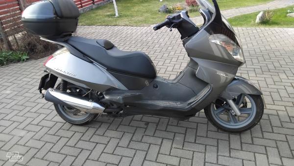 Aprilia Atlantic 2006 in Vilnius, with an engine capacity of 0.50 L and mileage of 39 thousand km for 1650 €, photo 7 on AUTOMOTO.COM.LV