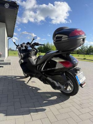 Aprilia Atlantic 2007 in Mazeikiai, with an engine capacity of 0.50 L and mileage of 39 thousand km for 2000 €, photo 5 on AUTOMOTO.COM.LV