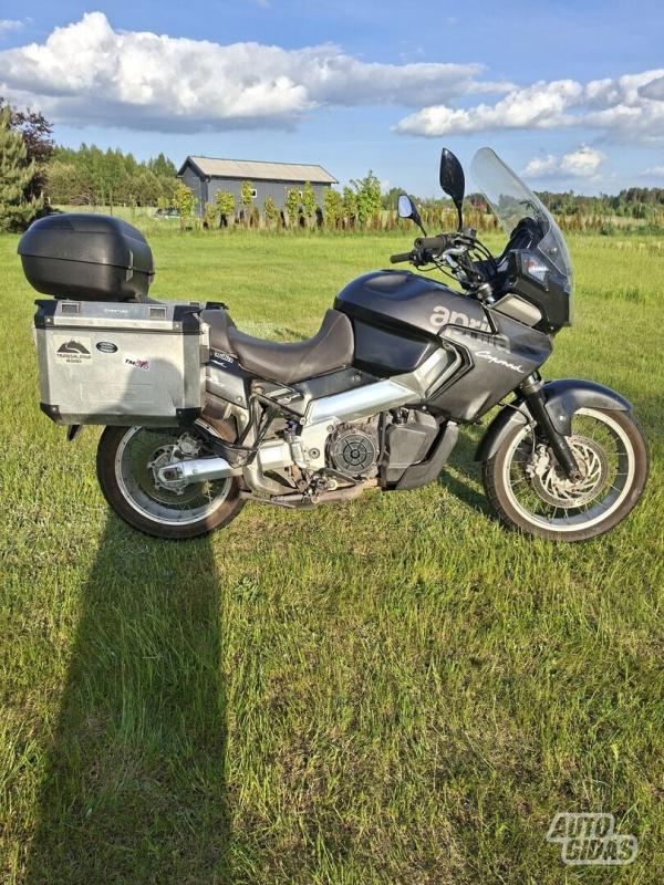 Pelēks Aprilia Caponord 2004 Panevēža, ar dzinēja tilpumu 1.00 L un nobraukumu 62 tūkst. km par 2500 €, foto 2 vietnē AUTOMOTO.COM.LV