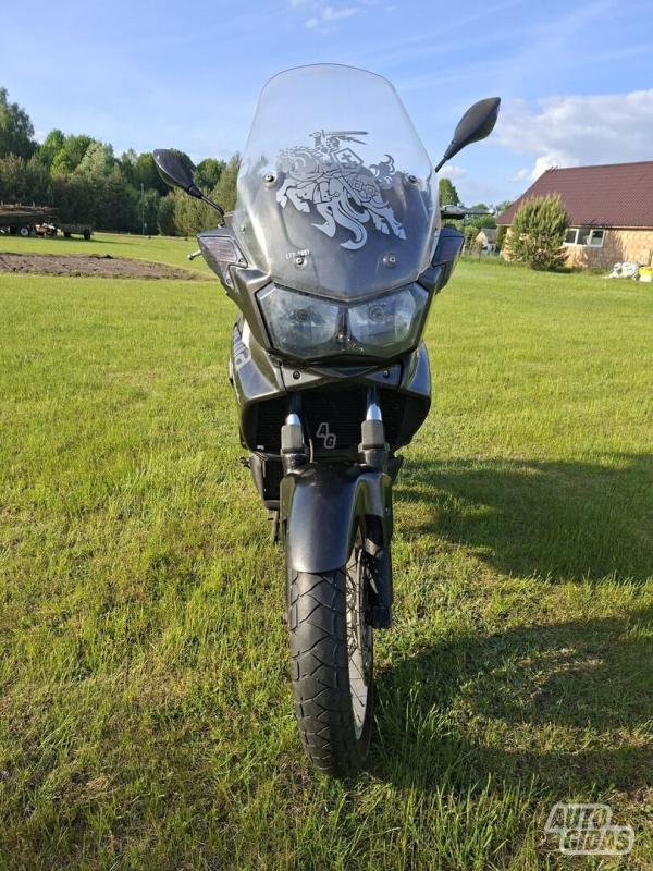 Pelēks Aprilia Caponord 2004 Panevēža, ar dzinēja tilpumu 1.00 L un nobraukumu 62 tūkst. km par 2500 €, foto 9 vietnē AUTOMOTO.COM.LV