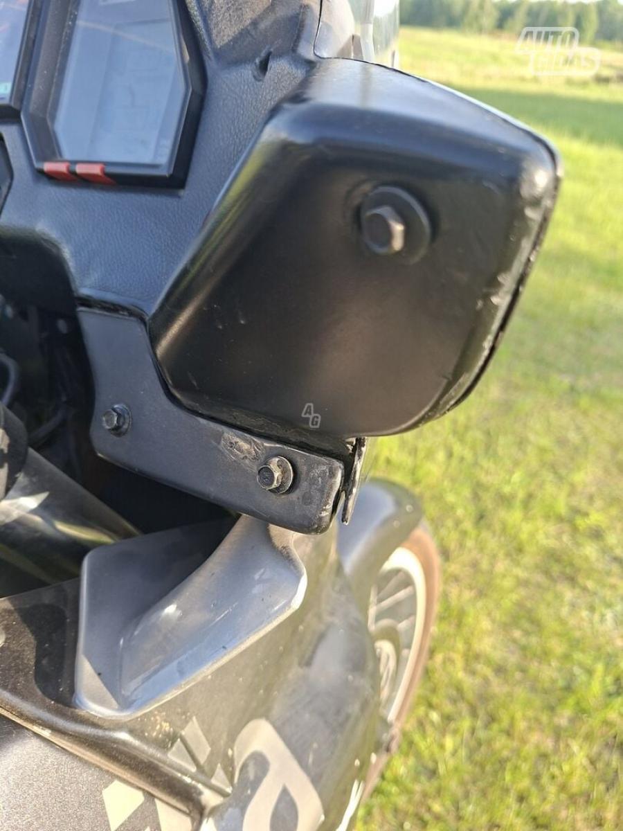 Grey Aprilia Caponord 2004 in Panevezys, with an engine capacity of 1.00 L and mileage of 62 thousand km for 2500 €, photo 13 on AUTOMOTO.COM.LV