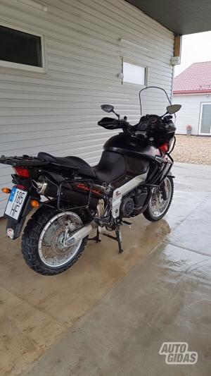 Aprilia Caponord 2002 in Vilnius, with an engine capacity of 1.00 L and mileage of 49 thousand km for 2800 €, photo 4 on AUTOMOTO.COM.LV