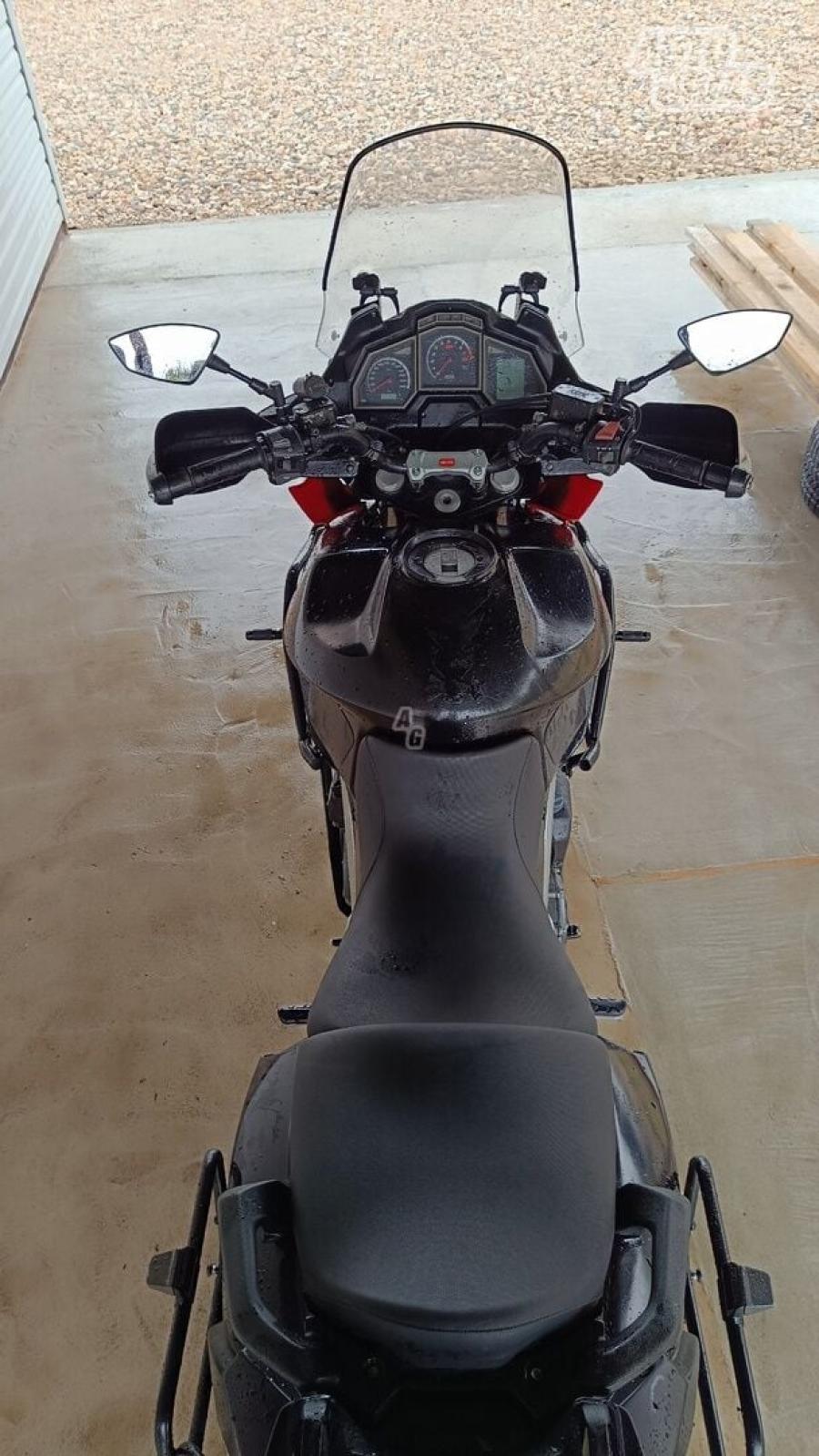 Aprilia Caponord 2002 in Vilnius, with an engine capacity of 1.00 L and mileage of 49 thousand km for 2800 €, photo 8 on AUTOMOTO.COM.LV