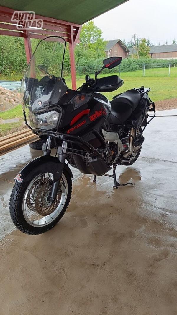 Aprilia Caponord 2002 Viļņa, ar dzinēja tilpumu 1.00 L un nobraukumu 49 tūkst. km par 2800 €, foto 1 vietnē AUTOMOTO.COM.LV