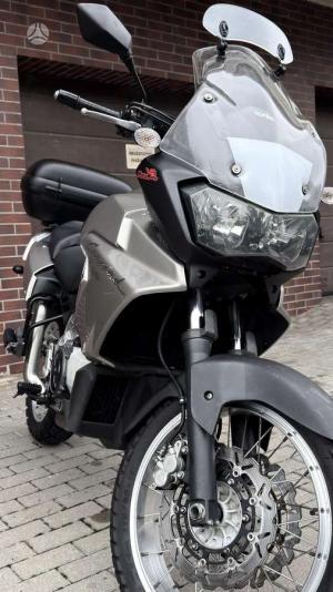 Aprilia Caponord 2003 Viļņa, ar dzinēja tilpumu 1.00 L un nobraukumu 52 tūkst. km par 2699 €, foto 1 vietnē AUTOMOTO.COM.LV