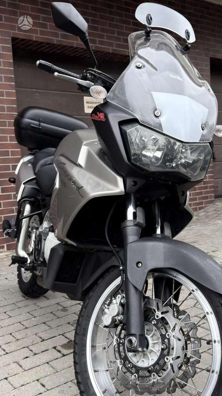 Aprilia Caponord 2003 in Vilnius, with an engine capacity of 1.00 L and mileage of 52 thousand km for 2699 €, photo 1 on AUTOMOTO.COM.LV