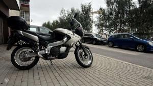Aprilia Caponord 2003 in Vilnius, with an engine capacity of 1.00 L and mileage of 52 thousand km for 2699 €, photo 3 on AUTOMOTO.COM.LV