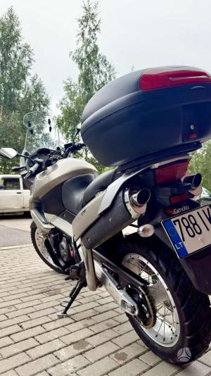 Aprilia Caponord 2003 in Vilnius, with an engine capacity of 1.00 L and mileage of 52 thousand km for 2699 €, photo 4 on AUTOMOTO.COM.LV