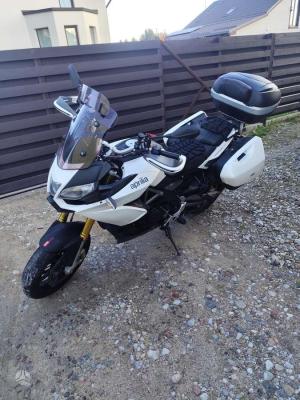 Balts Aprilia Caponord 2014 Klaipėda, ar dzinēja tilpumu 1.20 L un nobraukumu 52 tūkst. km par 5200 €, foto  vietnē AUTOMOTO.COM.LV