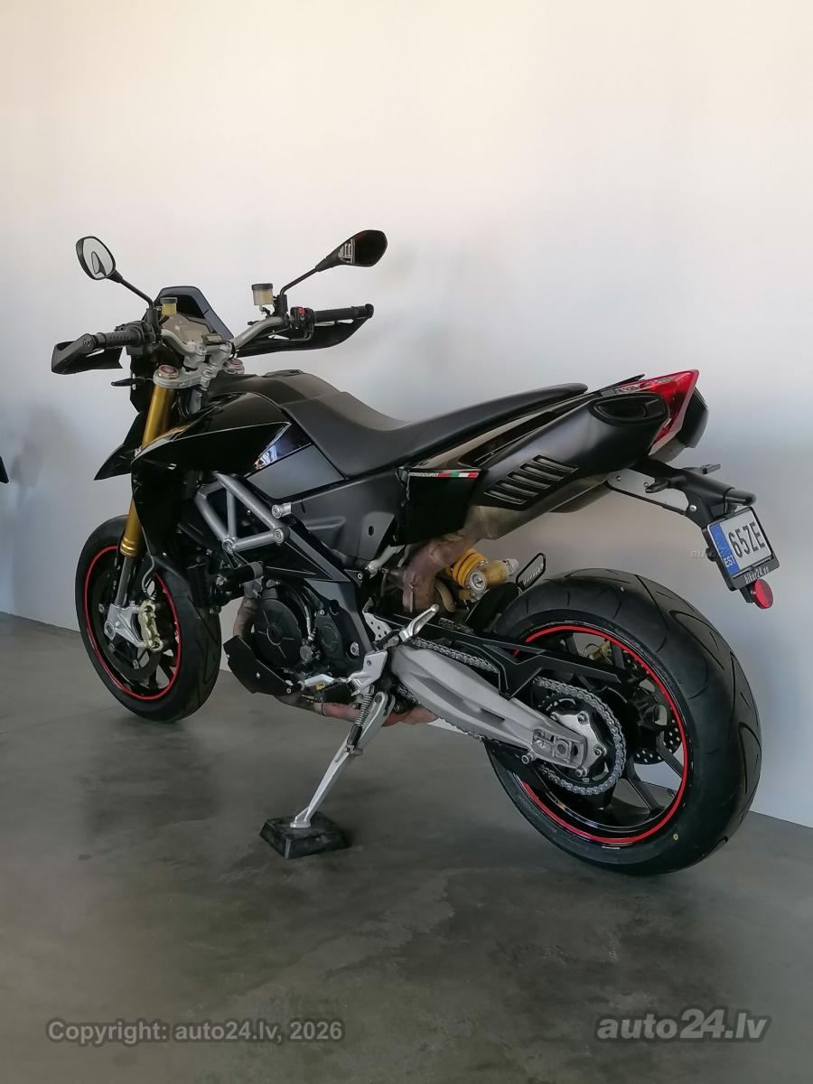 Melns Aprilia Dorsoduro 2011 Tallina, ar dzinēja tilpumu 1.20 L un nobraukumu 39 tūkst. km par 5400 €, foto 4 vietnē AUTOMOTO.COM.LV
