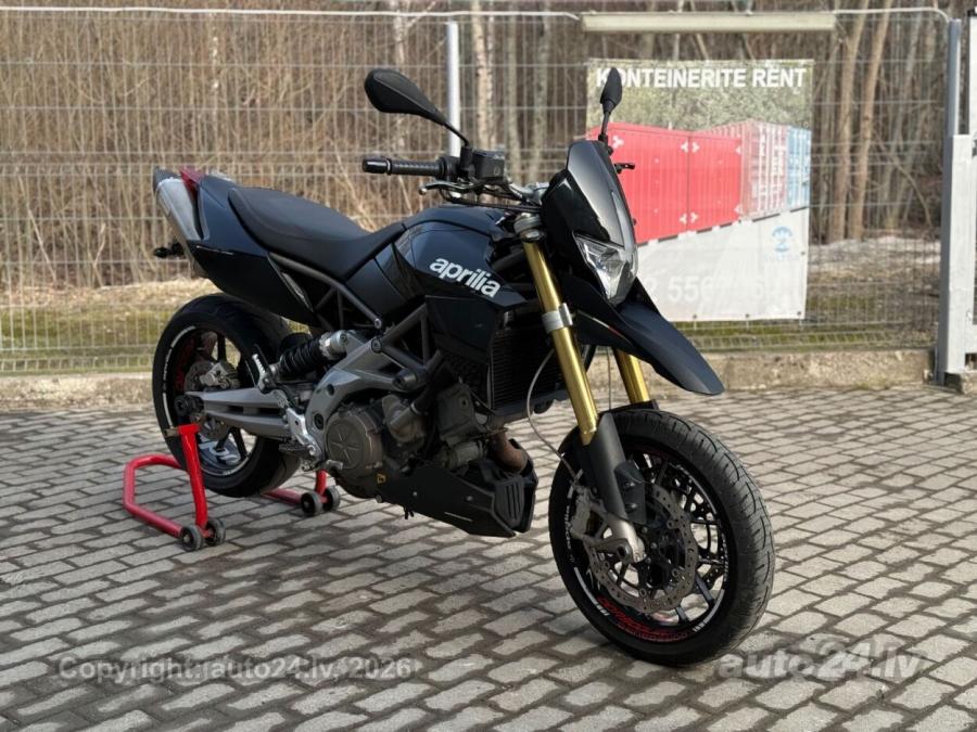 Black Aprilia Dorsoduro 2012 in Parnu, with an engine capacity of 0.75 L and mileage of 24 thousand km for 4490 €, photo 5 on AUTOMOTO.COM.LV