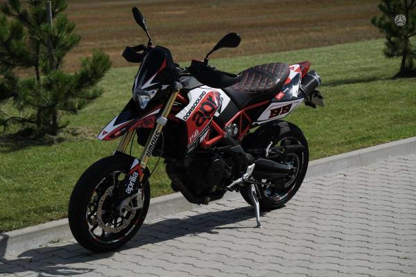Априлия Dorsoduro 2008 в Гаргждай на AUTOMOTO.COM.LV Априлия Dorsoduro 2008 в Гаргждай, объемом двигателя 0.75 л и пробегом 36 тыс. км за 3200 €, фото 3 на AUTOMOTO.COM.LV