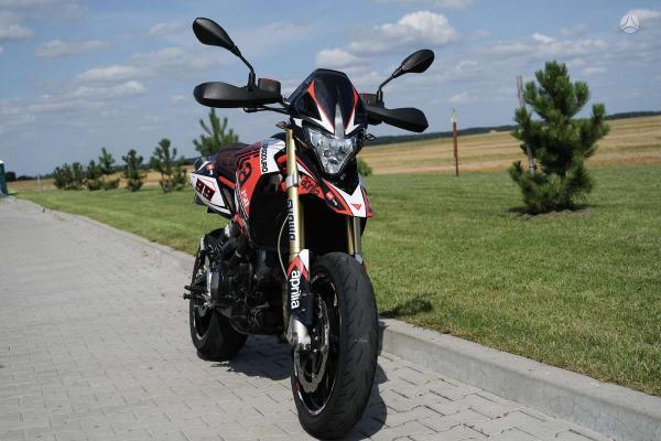 Априлия Dorsoduro 2008 в Гаргждай на AUTOMOTO.COM.LV Априлия Dorsoduro 2008 в Гаргждай, объемом двигателя 0.75 л и пробегом 36 тыс. км за 3200 €, фото 7 на AUTOMOTO.COM.LV