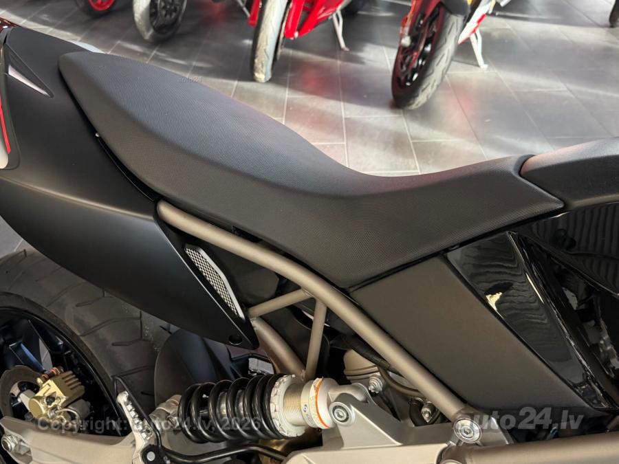 Aprilia Dorsoduro 2009 Tallina, ar dzinēja tilpumu 0.75 L un nobraukumu 17 tūkst. km par 4490 €, foto 6 vietnē AUTOMOTO.COM.LV