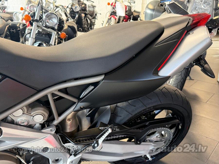 Aprilia Dorsoduro 2009 Tallina, ar dzinēja tilpumu 0.75 L un nobraukumu 17 tūkst. km par 4490 €, foto 16 vietnē AUTOMOTO.COM.LV
