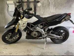 Aprilia Dorsoduro 2011 Klaipėda, ar dzinēja tilpumu 0.75 L un nobraukumu 30 tūkst. km par 3350 €, foto 2 vietnē AUTOMOTO.COM.LV