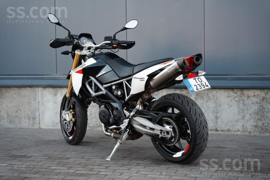 Aprilia Dorsoduro 2011 in Riga, with an engine capacity of 0.75 L and mileage of 0 thousand km for 5500 €, photo 4 on AUTOMOTO.COM.LV