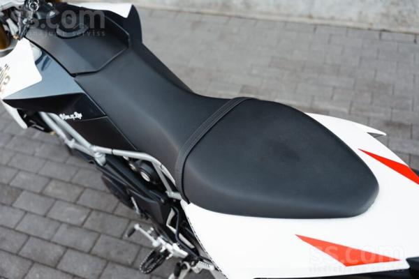 Aprilia Dorsoduro 2011 Rīga, ar dzinēja tilpumu 0.75 L un nobraukumu 0 tūkst. km par 5500 €, foto 7 vietnē AUTOMOTO.COM.LV