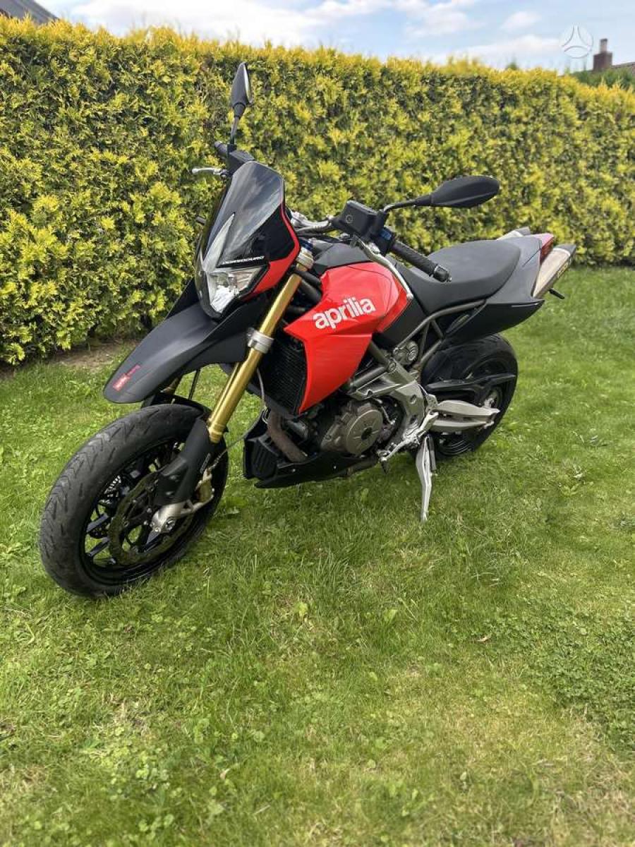 Aprilia Dorsoduro 2011 Alīta, ar dzinēja tilpumu 0.75 L un nobraukumu 33 tūkst. km par 2500 €, foto 1 vietnē AUTOMOTO.COM.LV