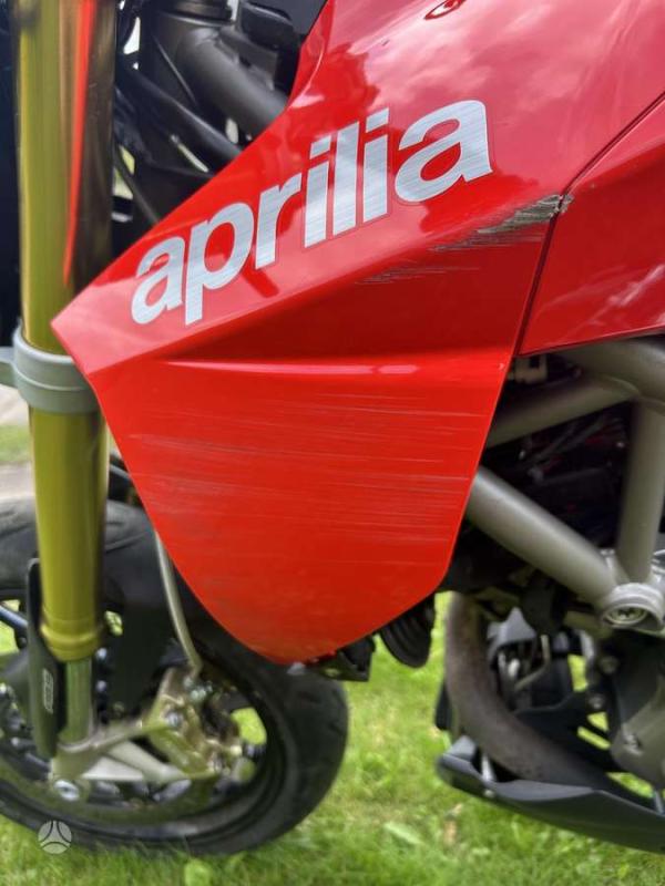 Aprilia Dorsoduro 2011 Alīta, ar dzinēja tilpumu 0.75 L un nobraukumu 33 tūkst. km par 2500 €, foto 6 vietnē AUTOMOTO.COM.LV