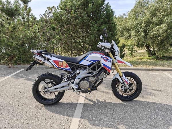 Aprilia Dorsoduro 2012 in Utena, with an engine capacity of 0.75 L and mileage of 46 thousand km for 3200 €, photo 3 on AUTOMOTO.COM.LV