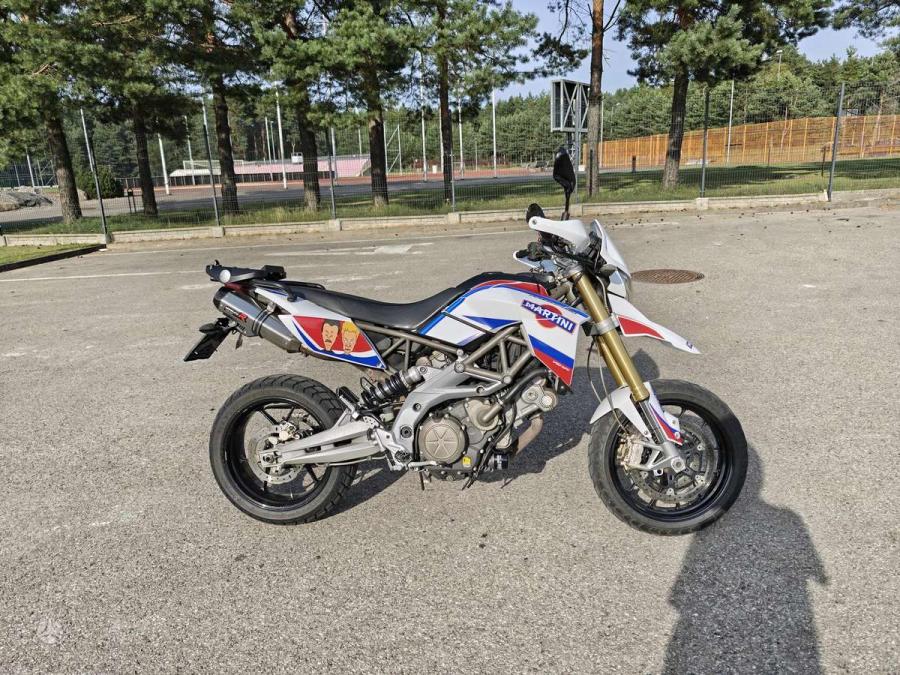 Aprilia Dorsoduro 2012 Utena, ar dzinēja tilpumu 0.75 L un nobraukumu 46 tūkst. km par 3200 €, foto 18 vietnē AUTOMOTO.COM.LV