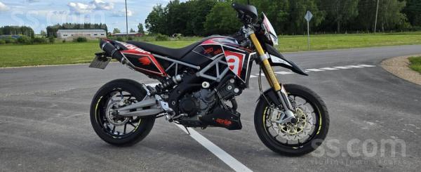 Aprilia Dorsoduro 2013 in Riga, with an engine capacity of 0.75 L and mileage of 0 thousand km for 4200 €, photo 1 on AUTOMOTO.COM.LV