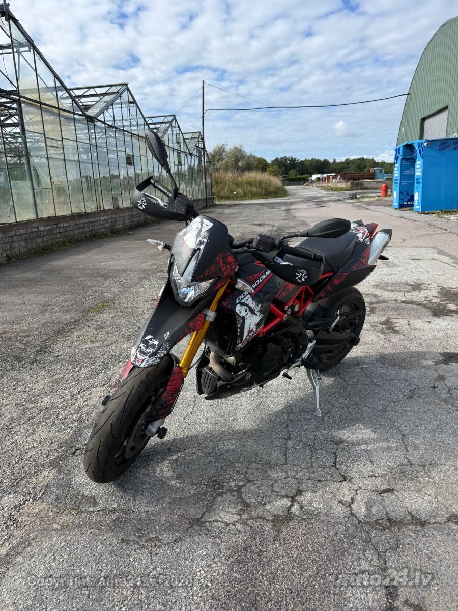 Red Aprilia Dorsoduro 2020 in Tallinn, with an engine capacity of 0.90 L and mileage of 20 thousand km for 6499 €, photo 1 on AUTOMOTO.COM.LV