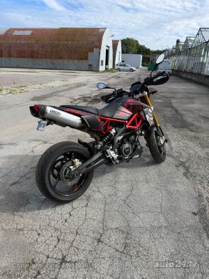 Red Aprilia Dorsoduro 2020 in Tallinn, with an engine capacity of 0.90 L and mileage of 20 thousand km for 6499 €, photo 3 on AUTOMOTO.COM.LV