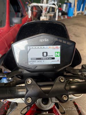 Red Aprilia Dorsoduro 2020 in Tallinn, with an engine capacity of 0.90 L and mileage of 20 thousand km for 6499 €, photo 5 on AUTOMOTO.COM.LV