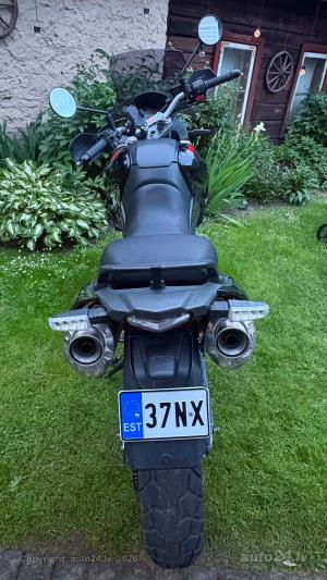 Melns Aprilia Pegaso 650 2005 Tallina, ar dzinēja tilpumu 0.66 L un nobraukumu 8 tūkst. km par 3350 €, foto 3 vietnē AUTOMOTO.COM.LV