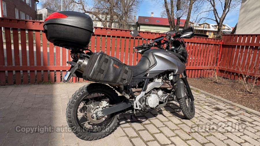 Black Aprilia Pegaso 650 2007 in Tallinn, with an engine capacity of 0.66 L and mileage of 63 thousand km for 3500 €, photo 5 on AUTOMOTO.COM.LV