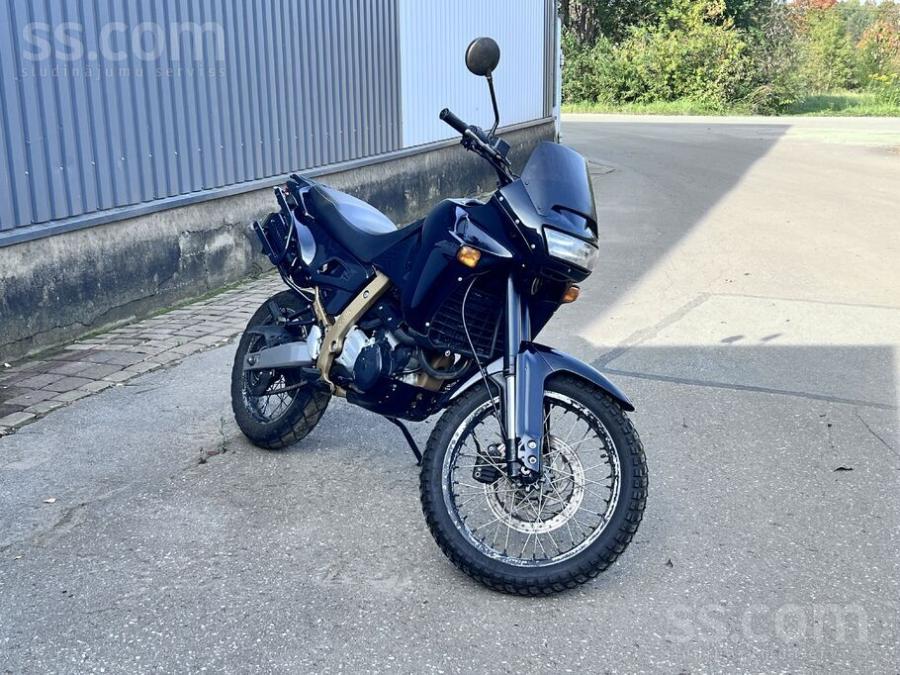 Aprilia Pegaso 650 1991 Rīga, ar dzinēja tilpumu 0.65 L un nobraukumu 0 tūkst. km par 1500 €, foto 1 vietnē AUTOMOTO.COM.LV