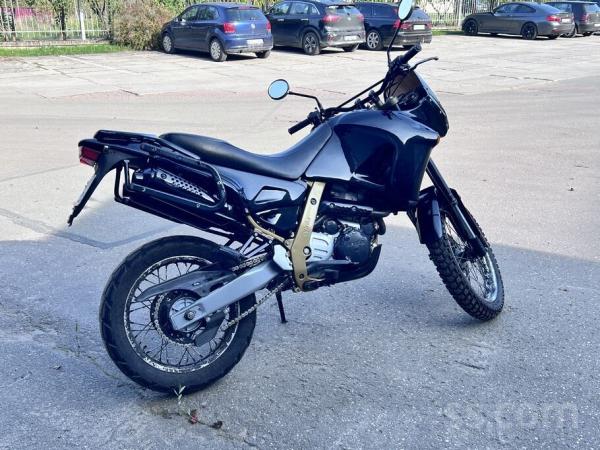 Априлия Pegaso 650 1991 в Рига, объемом двигателя 0.65 л и пробегом 0 тыс. км за 1500 €, фото 4 на AUTOMOTO.COM.LV
