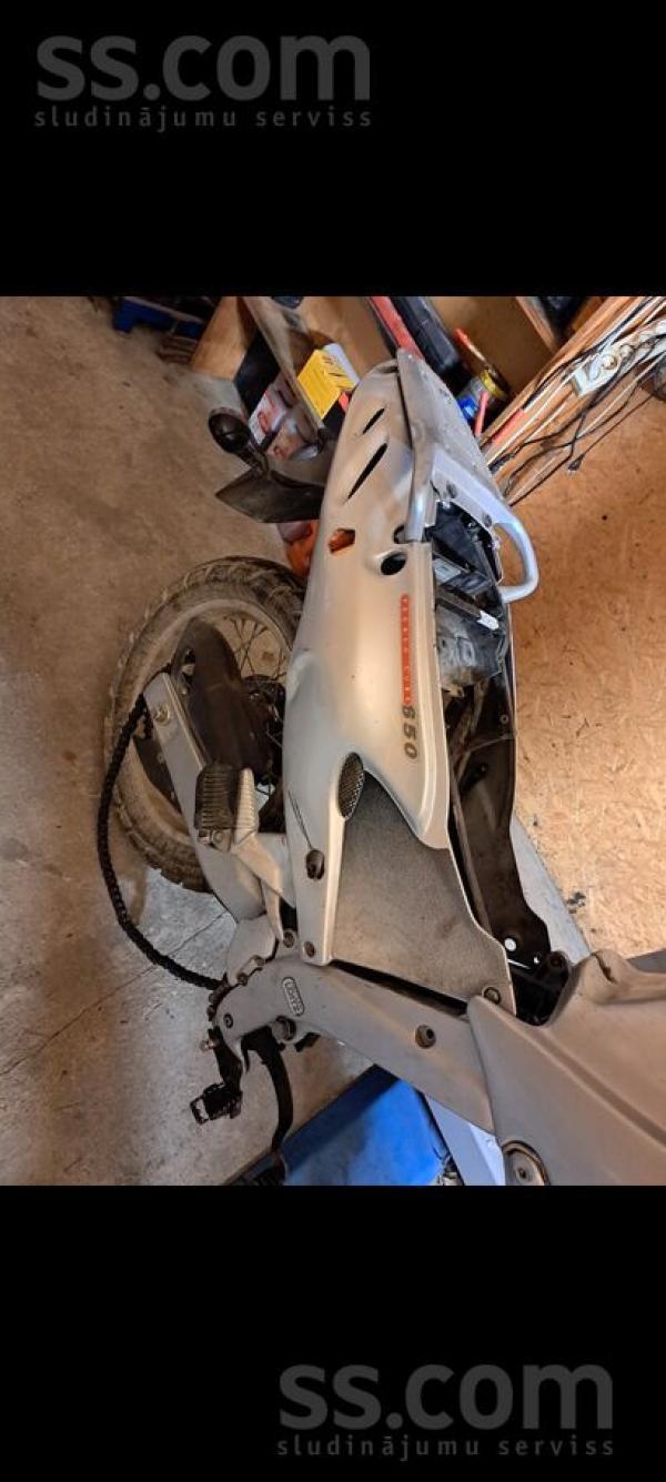 Aprilia Pegaso 650 2000 Valmiera, ar dzinēja tilpumu 0.65 L un nobraukumu 0 tūkst. km par 1250 €, foto 3 vietnē AUTOMOTO.COM.LV