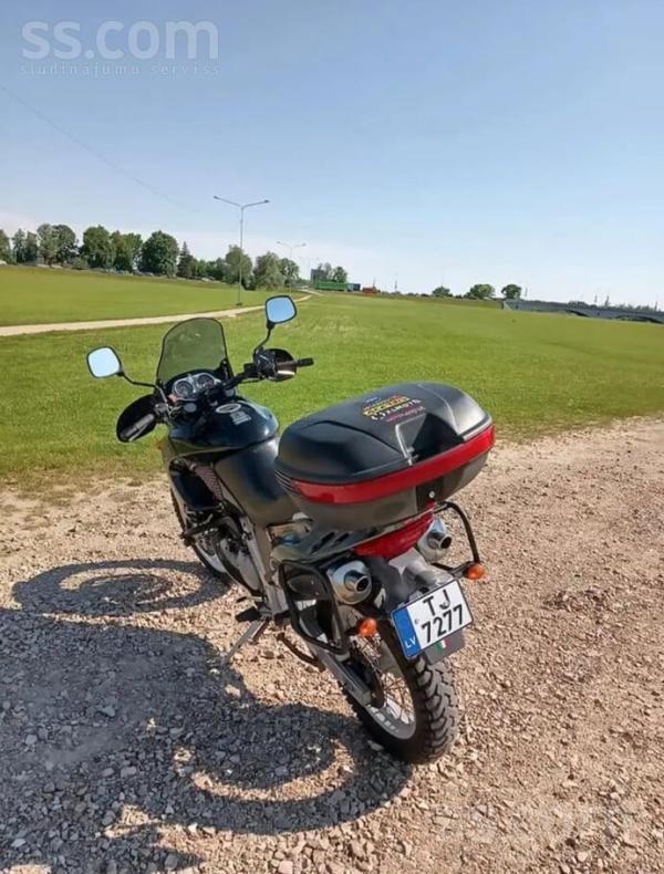 Aprilia Pegaso 650 2000 Jelgava, ar dzinēja tilpumu 0.65 L un nobraukumu 0 tūkst. km par 1800 €, foto 1 vietnē AUTOMOTO.COM.LV