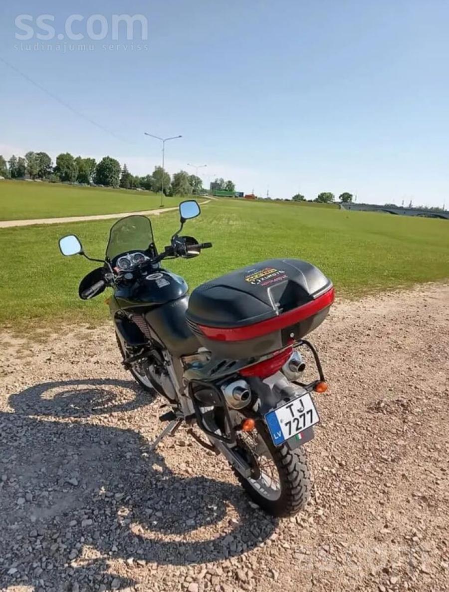 Априлия Pegaso 650 2000 в Елгава, объемом двигателя 0.65 л и пробегом 0 тыс. км за 1800 €, фото 1 на AUTOMOTO.COM.LV