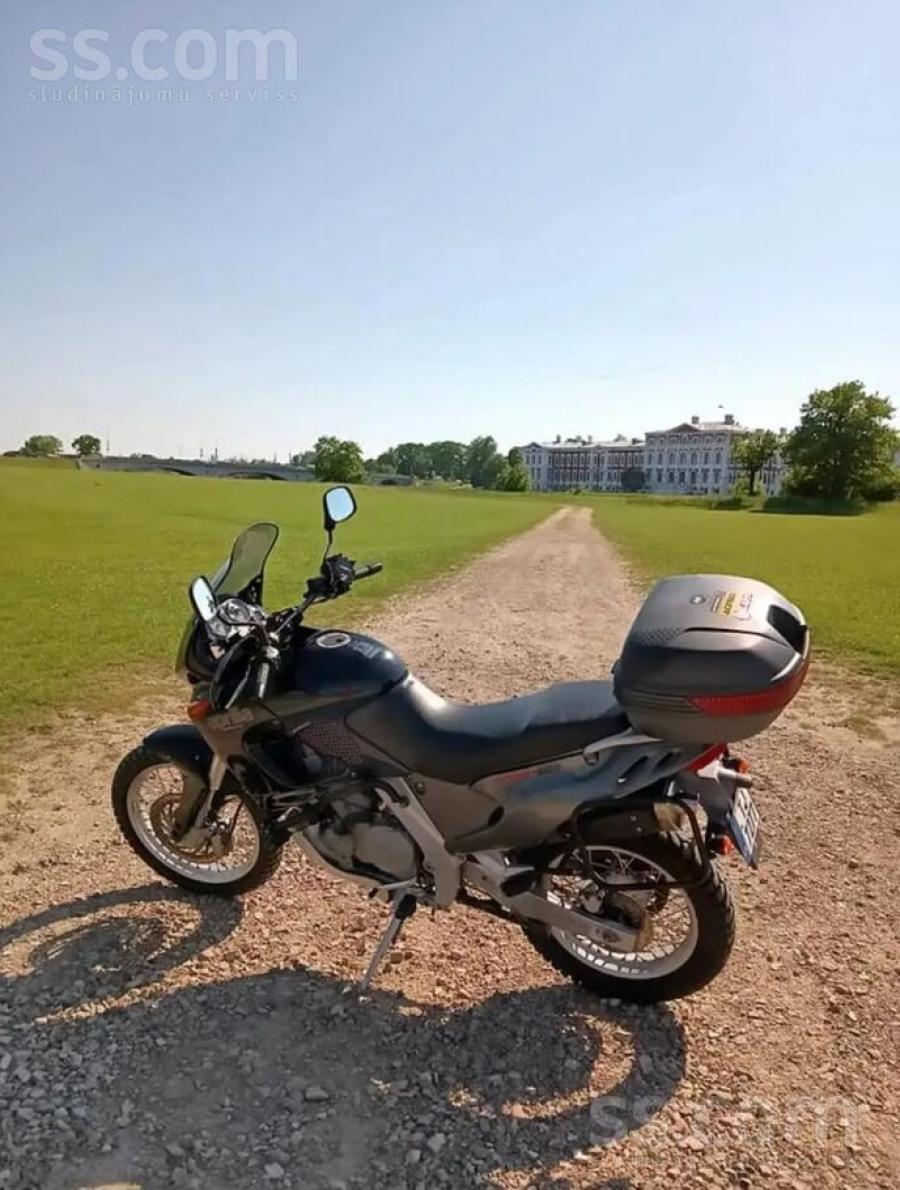 Априлия Pegaso 650 2000 в Елгава, объемом двигателя 0.65 л и пробегом 0 тыс. км за 1800 €, фото 3 на AUTOMOTO.COM.LV
