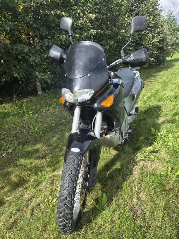Black Aprilia Pegaso 1999 in Gargzdai, with an engine capacity of 0.65 L and mileage of 45 thousand km for 1500 €, photo 3 on AUTOMOTO.COM.LV