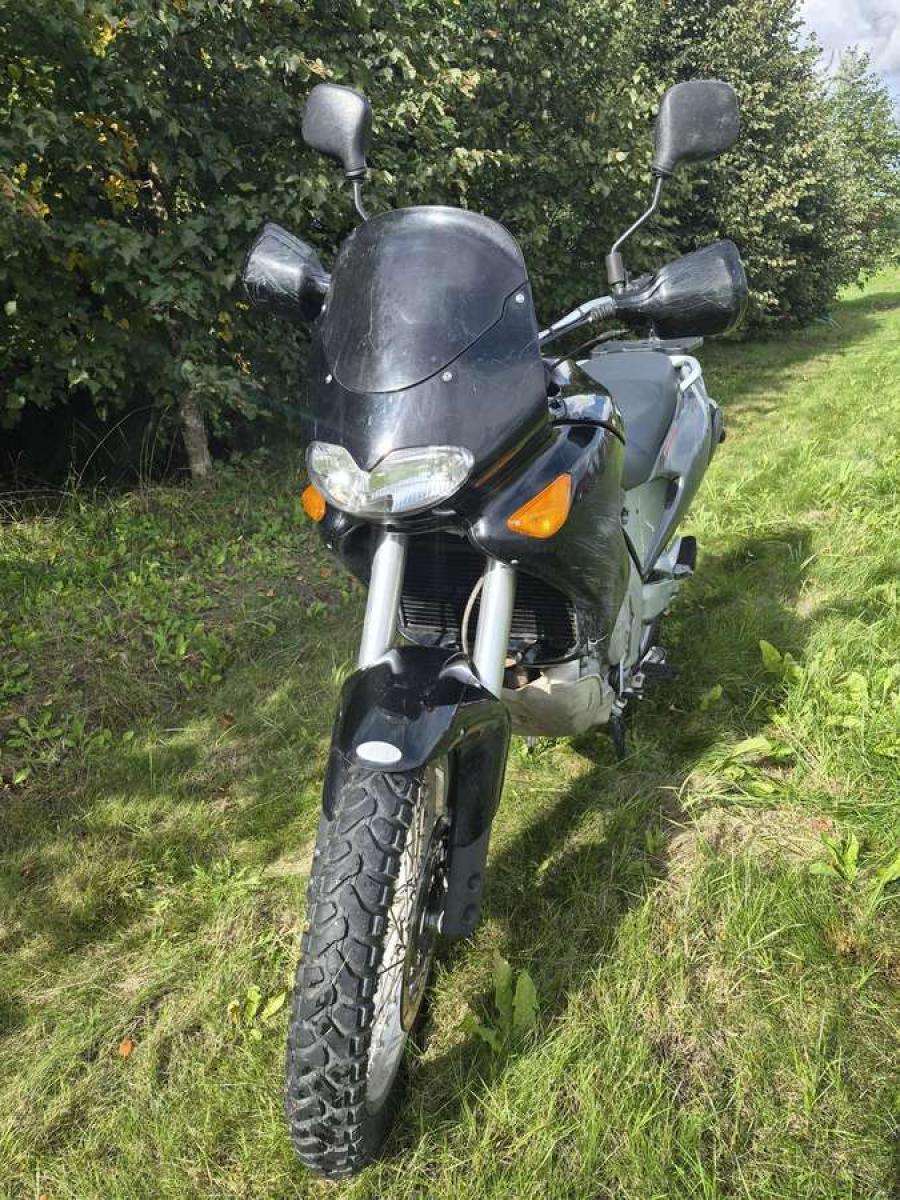 Black Aprilia Pegaso 1999 in Gargzdai, with an engine capacity of 0.65 L and mileage of 45 thousand km for 1500 €, photo 3 on AUTOMOTO.COM.LV