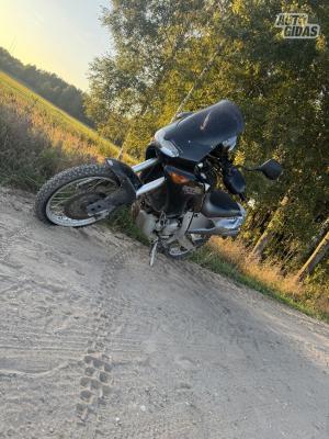 Melns Aprilia Pegaso 1999 Alīta, ar dzinēja tilpumu 0.65 L un nobraukumu 0 tūkst. km par 1350 €, foto  vietnē AUTOMOTO.COM.LV